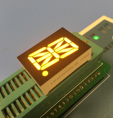 0.8 inch 16 Segment Alphanumeric LED Display Yellow Single Digit Common ...
