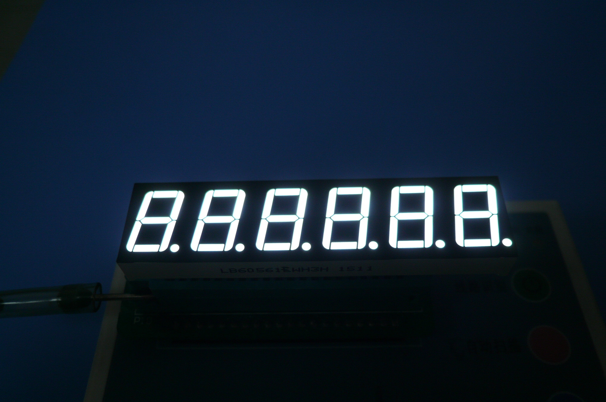 Ultra Bright White 7 Segment LED Display 100mcd - 120mcd Luminous Intensity